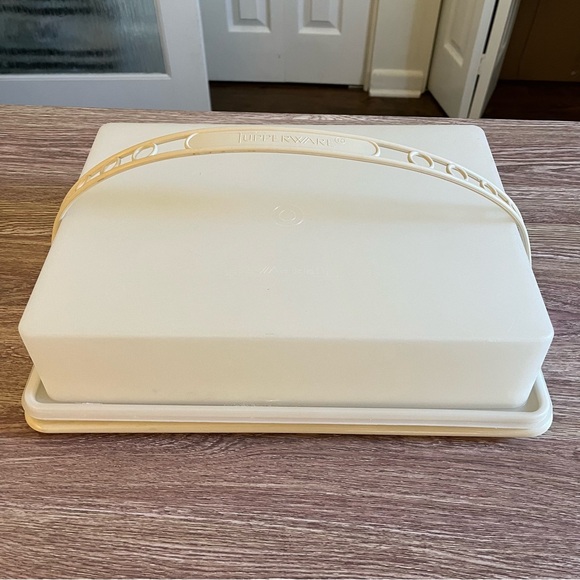 Tupperware | Kitchen | Tupperware Cake Carrier Rectangular With Lid And ...